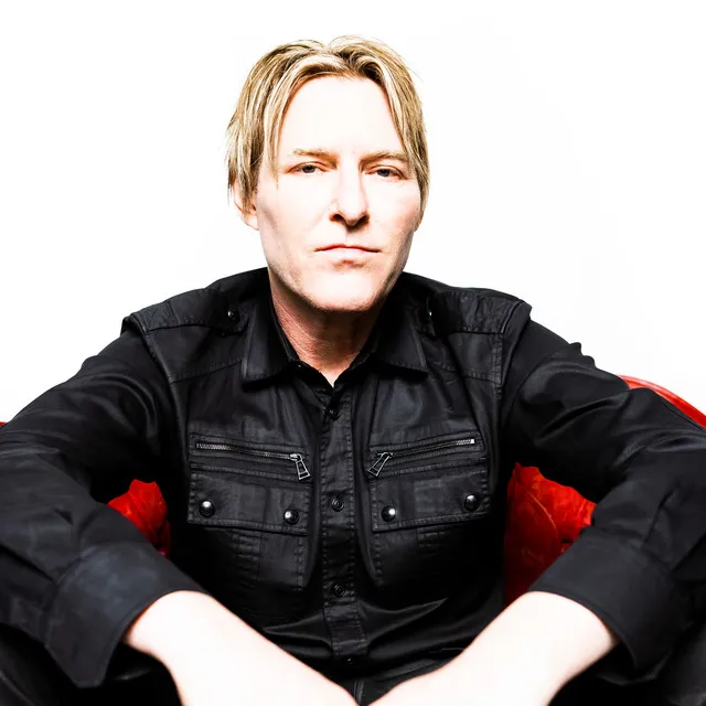 Tyler Bates – Theda | Track profile | Dork